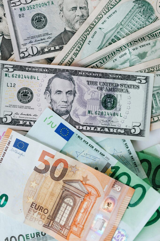 Geld wisselen - Voor binnen en buitenland | Valuta omrekenen